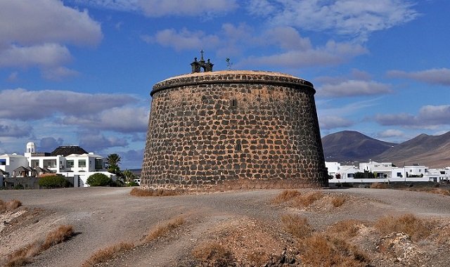 Le Castillo de las Coloradas / Torre del Águila à Playa Blanca