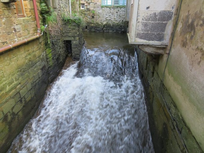Pont habité de Rohan : un site insolite à découvrir en Bretagne