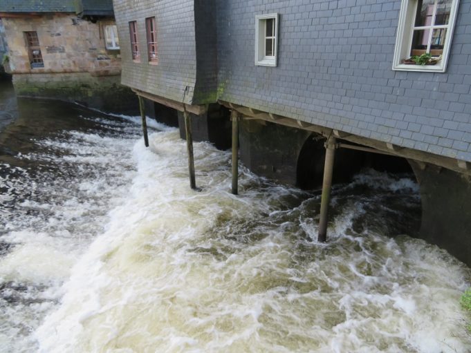 Pont habité de Rohan : un site insolite à découvrir en Bretagne