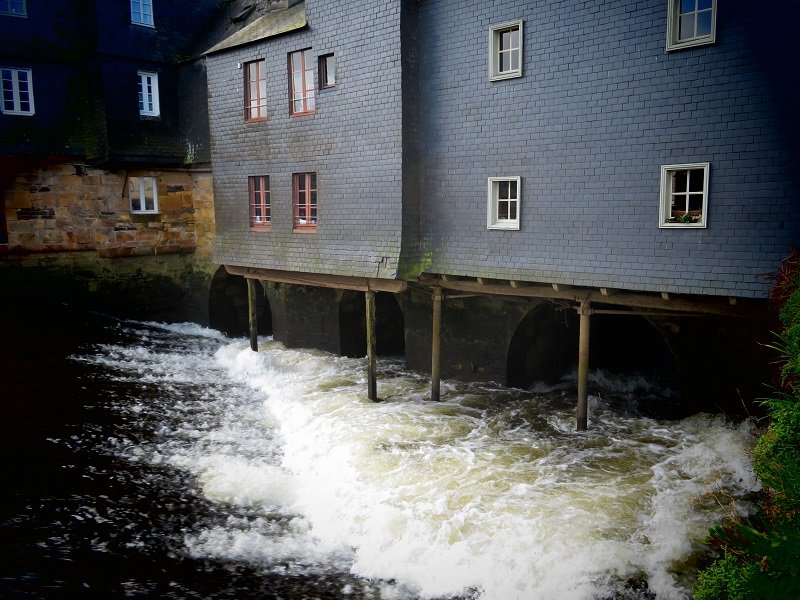 Pont habité de Rohan : un site insolite à découvrir en Bretagne