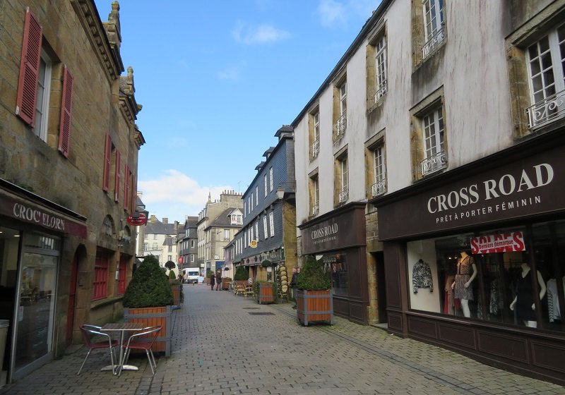 Pont habité de Rohan : un site insolite à découvrir en Bretagne
