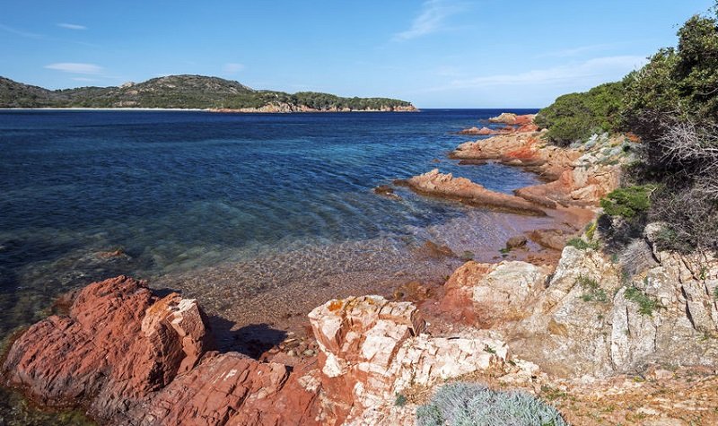 Baie de Rondinara : une plage unique en Corse