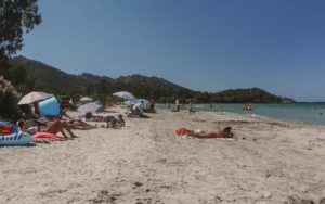 Plage de la Roya à Saint-Florent : baignade, farniente et snorkeling