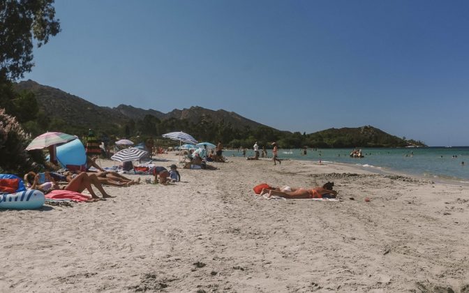Plage de la Roya à Saint-Florent : baignade, farniente et snorkeling