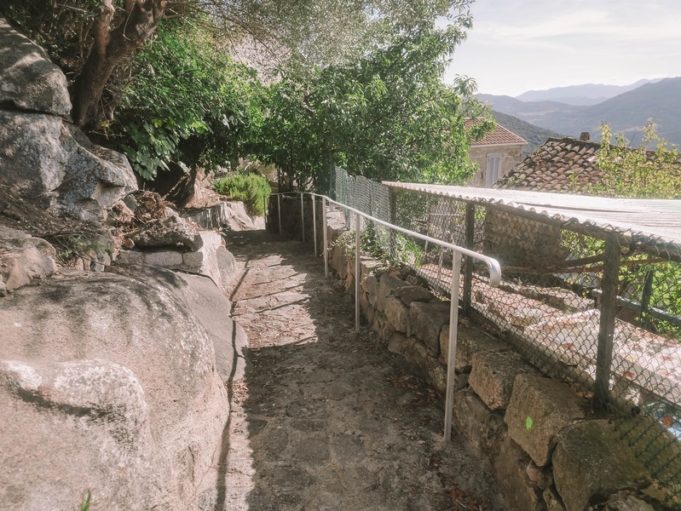 Visiter Olmeto : un village à 360 mètres d'altitude (avec photos)