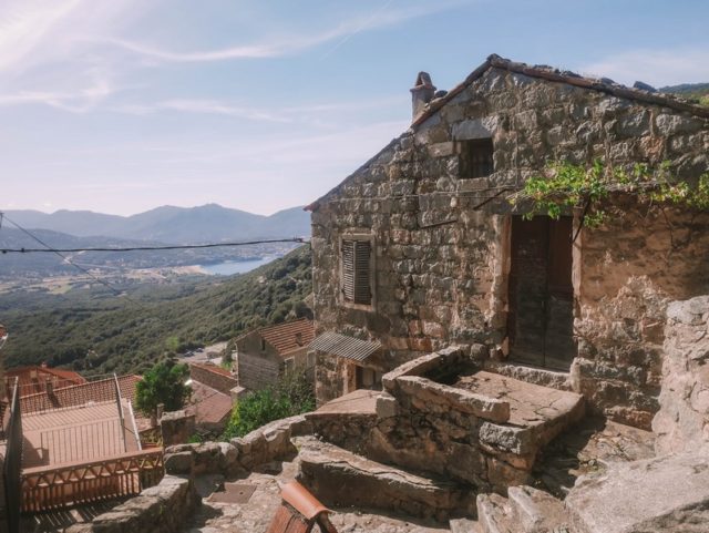 Visiter Olmeto : un village à 360 mètres d'altitude (avec photos)