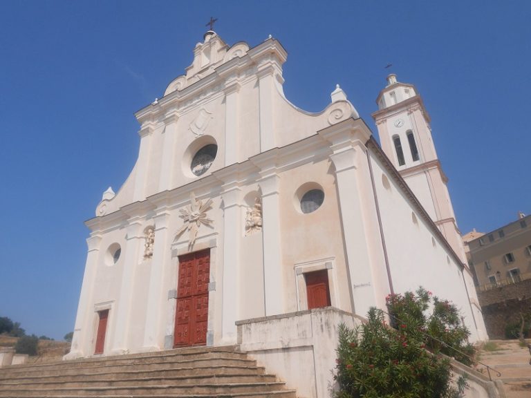 Visiter Corbara : maisons traditionnelles et vues à couper le souffle