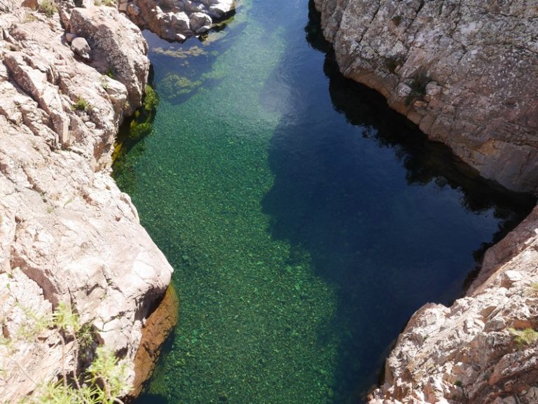 Vallée du Fango : randonnée et piscines naturelles