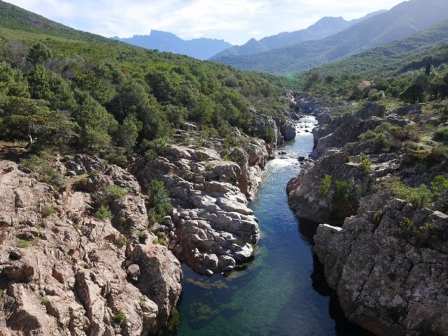 Vallée du Fango : randonnée et piscines naturelles