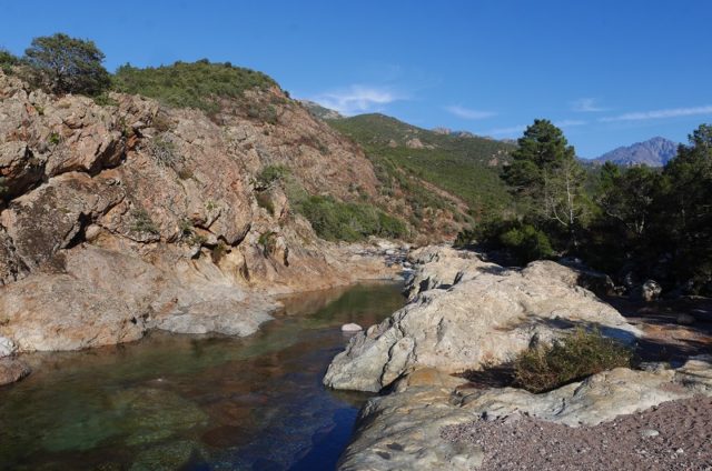 Vallée du Fango : randonnée et piscines naturelles