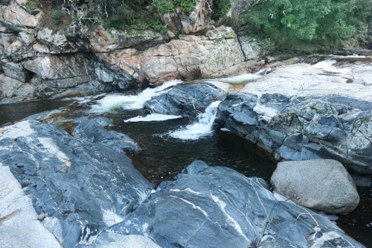 Piscines naturelles de Zoza : accès, informations et photos