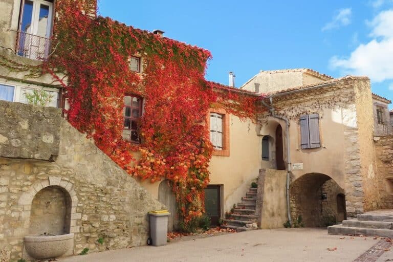 Saint-Jean-de-Cuculles : visite du village occitan