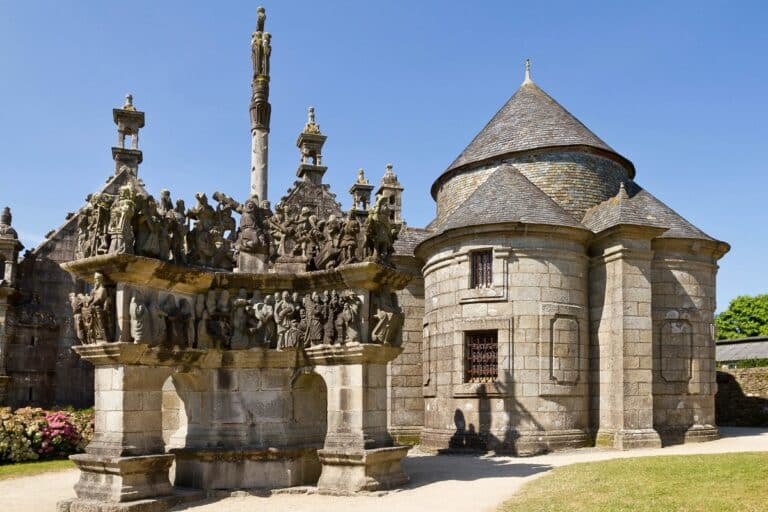 Guimiliau : un calvaire et une église exceptionnels