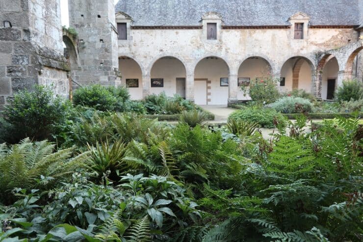 Visiter Léhon : une petite cité de caractère en Bretagne