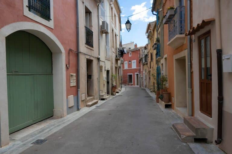 Visiter Bouzigues : le charme paisible d'un village ostréicole